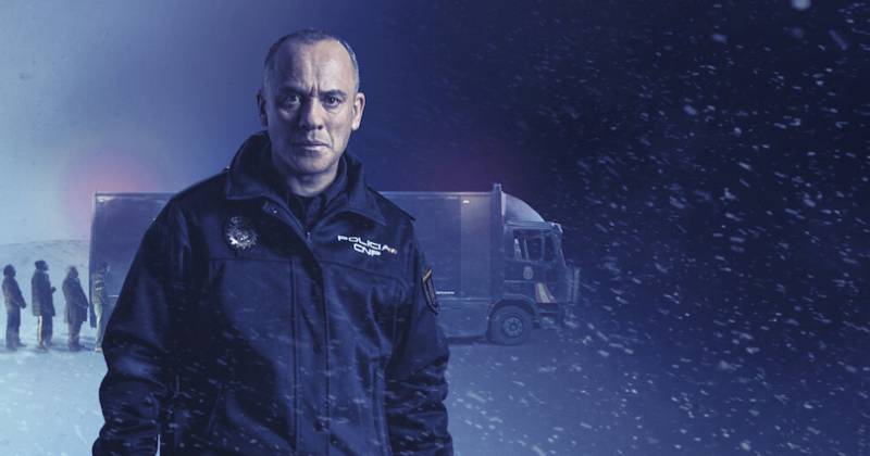 [REVIEW] Below Zero (Netflix) - Một phim hành động không có gì đặc sắc!